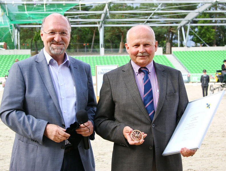 Bronzenes Wagenrad für Dr. Matthias Görbert: SGV - Sächsische ...